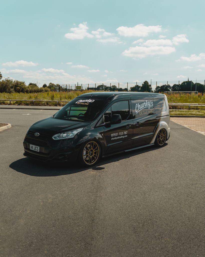 FORD TRANSIT CONNECT - Plush